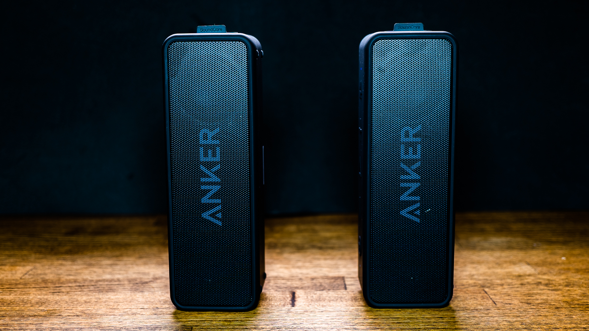 改善版 Anker SoundCore 2レビュー：最大24時間再生、2台でステレオも。アウトドアや風呂でも使えるワイヤレススピーカー – 旅行好きの大阪人ブログ