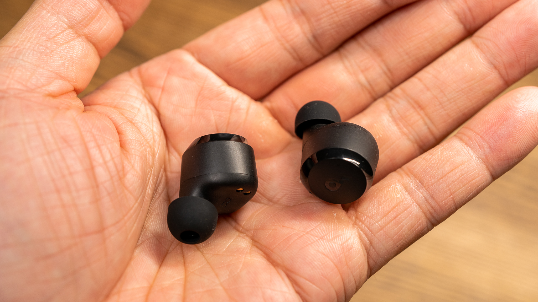 Anker Soundcore A25iレビュー：安いけど機能満載なワイヤレスイヤホン – 旅行好きの大阪人ブログ